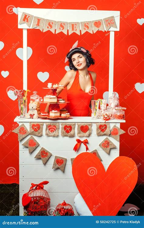 Drawing Pin Up Girl Party