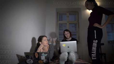 Licking Girls Feet Eporner
