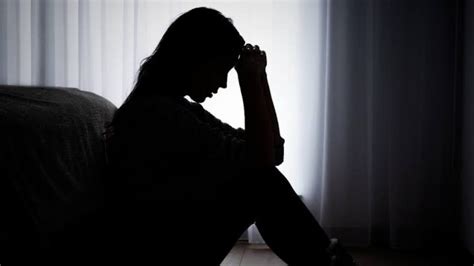 Bollywood Actress Faces Assault In Hyderabad Hotel Room Attacked And Robbed Late At Night Check