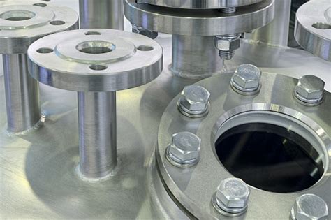 고압 장비의 다양한 부품 스테인레스 스틸 파이프 플랜지 및 플러그 0명에 대한 스톡 사진 및 기타 이미지 0명 강철 공장 산업 건물 Istock