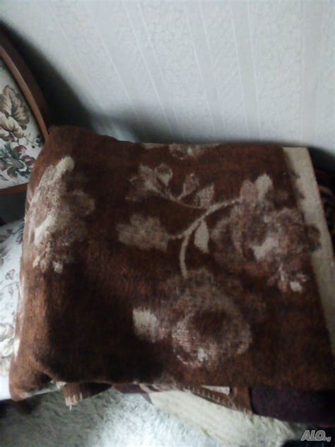 Вълнено одеяло Спално бельо хавлии София