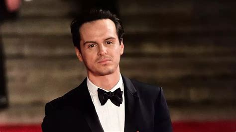 Reprezentația Spectacolului Hamlet întreruptă De Un Actor Britanic Andrew Scott șocat De