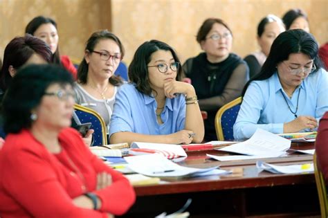 Сургуулийн өмнөх боловсролын цөм хөтөлбөрт шинжилгээ хийх үндэсний баг хуралдаж байна