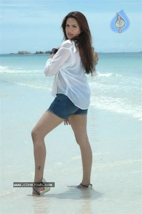 Aditi Agarwal Spicy Stills Photo Of