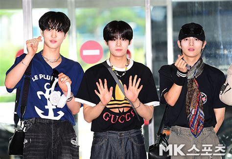 판타지 보이즈 김우석 히카리 홍성민 ‘사랑스러운 손하트 [mk포토] Mk스포츠