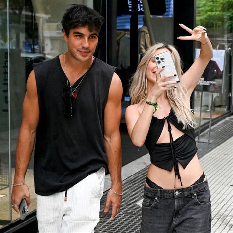 Ana Mena Y Óscar Casas Las Románticas Fotos De La Pareja Del Momento