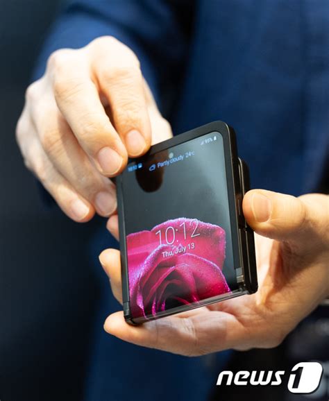 [ces2024]360도 접히는 인앤아웃 플립 뉴스1