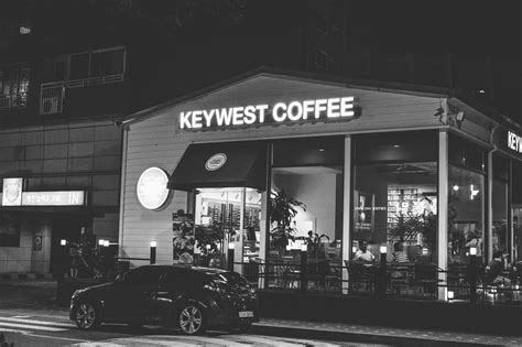 율케이 스냅 더운 여름 집 근처에 있는 카페에서 보내는 방법도 좋은 피서 방법 같아요 요즘