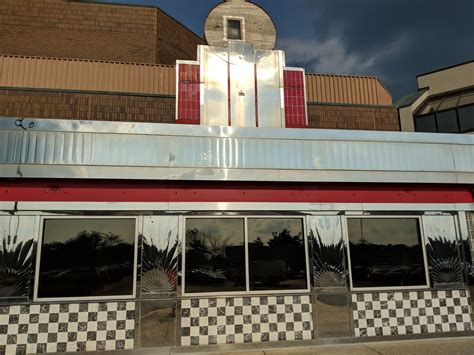 Sam Eig Lakeforest Mall Silver Diner Contents To Be Auctioned Off Today Photos