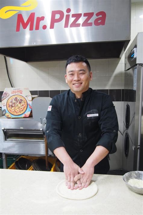Fn 이사람 미스터피자 한재일 메뉴 연구개발 팀장 300 원칙으로 피자시장서 승부 파이낸셜뉴스