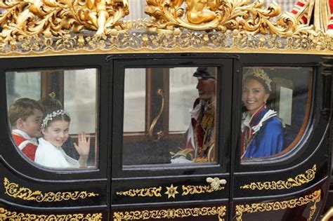 ჩარლზ Iii მეფედ აკურთხეს ფოტოები უესტმინსტერის სააბატოდან Allnews Ge