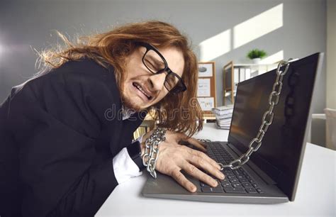 Esclave enchaîné image stock Image du bracelet réseaux 58669697