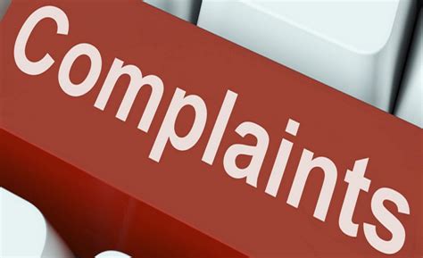 உணவுக்காக மக்கள் ஏக்கம் வாகன தொடரணியில் இராணுவ அதிகாரி என குற்றச்சாட்டு Global Tamil News