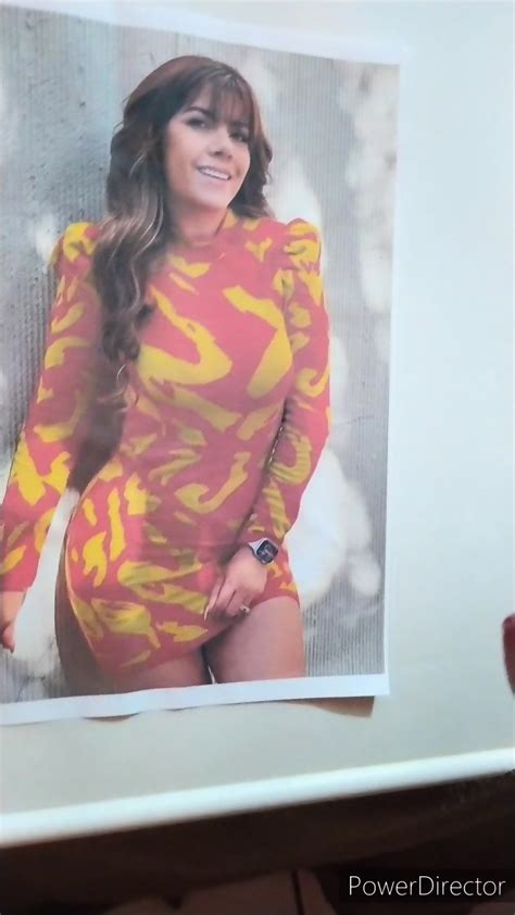 Tribute Um Sexy Weather Girl