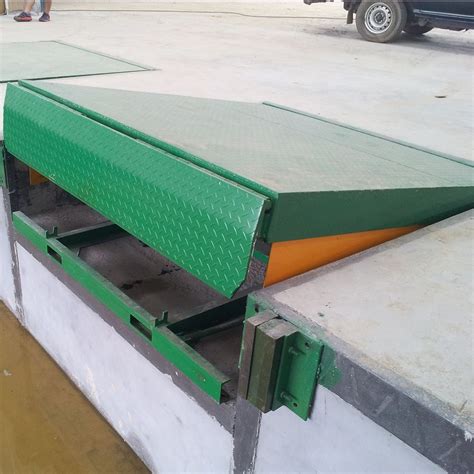 Manual Adjustable Container Loading Dock Ramp Dock Leveler And Yard Ramps