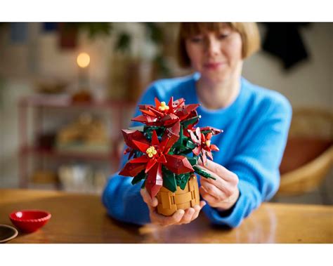 Lego Set 10370 1 Poinsettia 2024 Icons Rebrickable Build With Lego