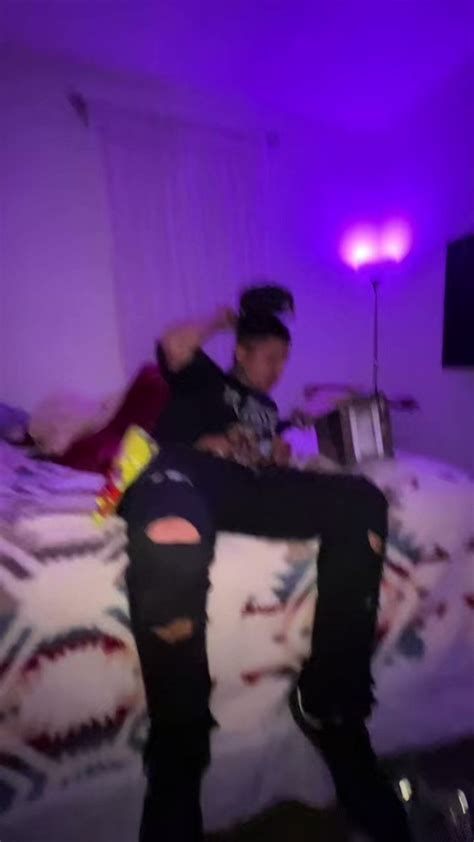 Mrthc On Twitter The Homie Who Always Wants To Smoke But Got No Pack 😂