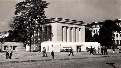 Подземията на бившия мавзолей на Георги Димитров стават галерия за съвременно изкуство От деня