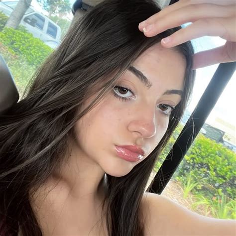 Isabella Isabellaa Martinezzz Threads Say More