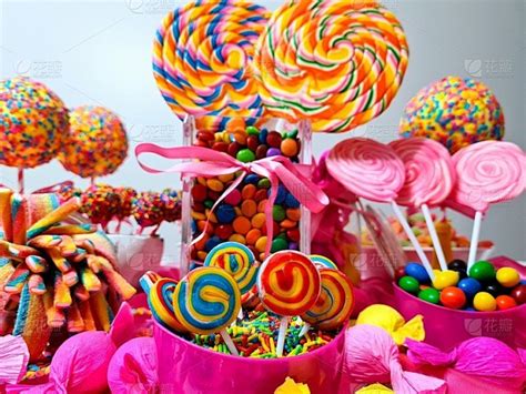 漂亮、有趣、五颜六色的小棒棒糖