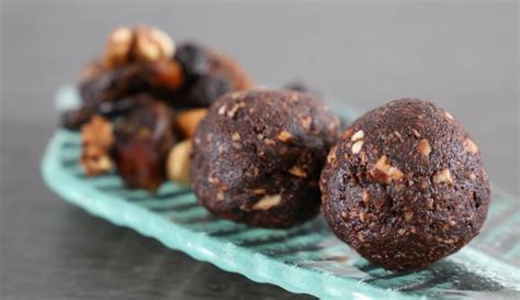 Feeding Guinness World Record Holder Jarryd Rubinstein Lynzi Bee