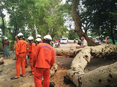 စလင်းမြို့နယ် မြောင်းမကြီးကုန်းကျေးရွာအနီး မိုးသည်းထန်စွာ ရွာသွန်းမှုက