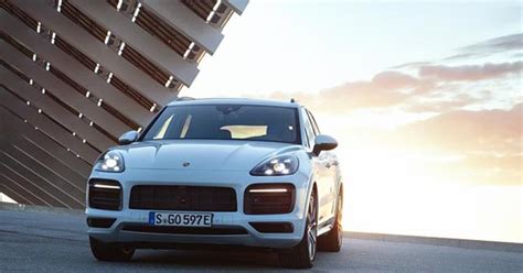 포르쉐 신형 카이엔 E 하이브리드 출시