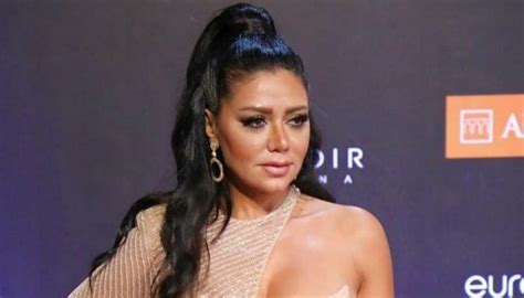 إطلالة صيفية لـ رانيا يوسف على البحر مجلة الجميلة