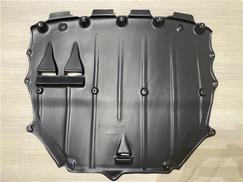 エンジンアンダーカバー交換（アウディ Tt クーペ・8j）by Crain みんカラ