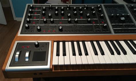 MATRIXSYNTH Moog One Voice Analog Polyphonic Synth