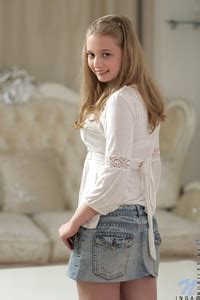 SOLO NAKED TEEN Girls Solo Mast Kissing Page