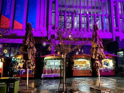 Iz Adventne Hišice V Celju Nakradli Klobas