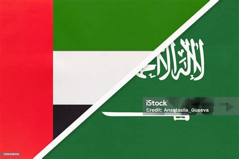 아랍 에미리트 또는 아랍 에미리트 와 사우디 아라비아 섬유에서 국기의 상징 두 나라 간의 챔피언십 Soccer Tournament에 대한 스톡 벡터 아트 및 기타 이미지