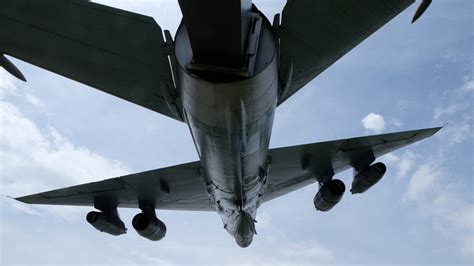 Румъния вдигна изтребители заради неидентифициран летящ обект Nova