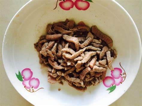 京酱肉丝卷饼怎么做 京酱肉丝卷饼的做法 豆果美食