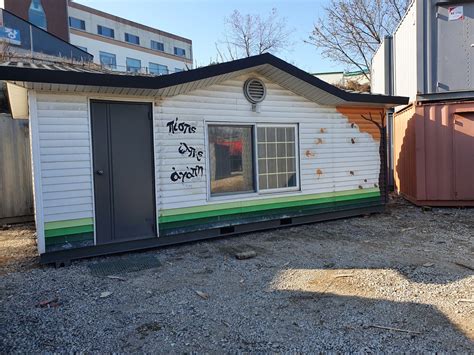 싸이딩 중고컨테이너 35x7팝니다 십자 형광등2 방화문1 분전함1 콘센트3 환풍기1 창문2 미닫이대창1 2중단열 2중창문 전기판넬 깔려 중고컨테이너 전문매입