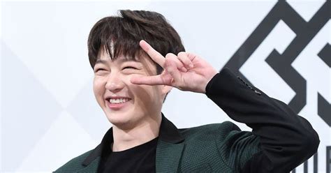 [사진]비투비 이창섭 매력적인 눈웃음