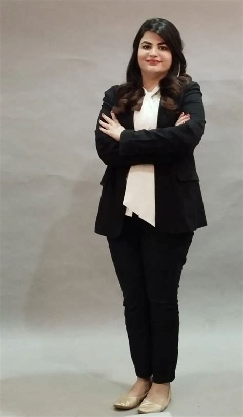 Amber Zaffar Acca On Linkedin Embracing The Power Pose And Ready To Conquer New Professional