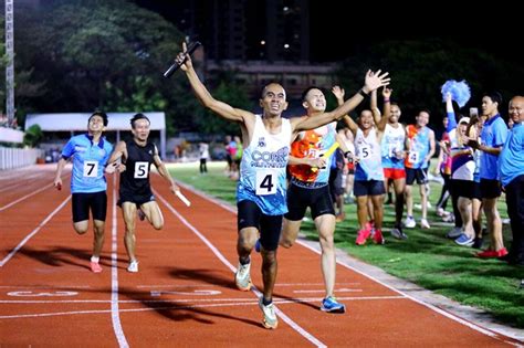 ผู้หญิง ‘ชาญศิลป์ ผู้บริหารแผนฟื้นฟู ‘การบินไทย นำทีม จัดแข่งขันวิ่งผลัดเชื่อมสัมพันธ์