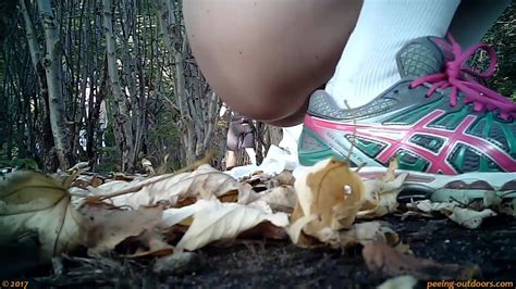 Girls Pissing In Runnig ThisVid Com