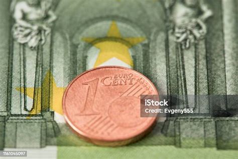 1 유로 지폐 동전 및 단일 유럽 통화의 지폐에 대한 1 유로 센트 가격에 대한 스톡 사진 및 기타 이미지 가격 경제 구매 Istock