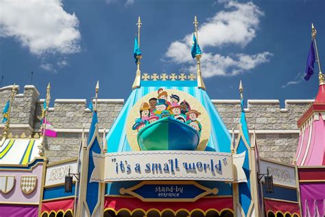 The Distinctive Design Of Its A Small World” A Dis Attraction Review