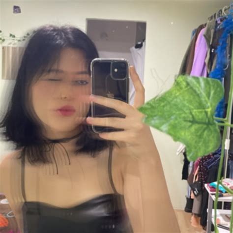 Sara Saraaa I On Threads