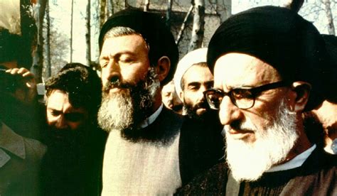 عکس؛ سفر در زمان؛ آیت الله طالقانی در جمع اعضای خانواده اش در کرمان