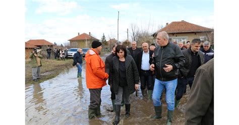 Нинова депутати от БСП и ГЕРБ и областната управителка на Видин са в Брегово Снимки