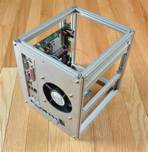 11 Ide Kreatif Rakit Komputer Pakai Casing Kerangka Besi Tetap Kokoh Dan Tak Butuh Banyak