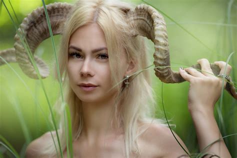 Фото Человека С Рогами Девушки — Картинки фотографии