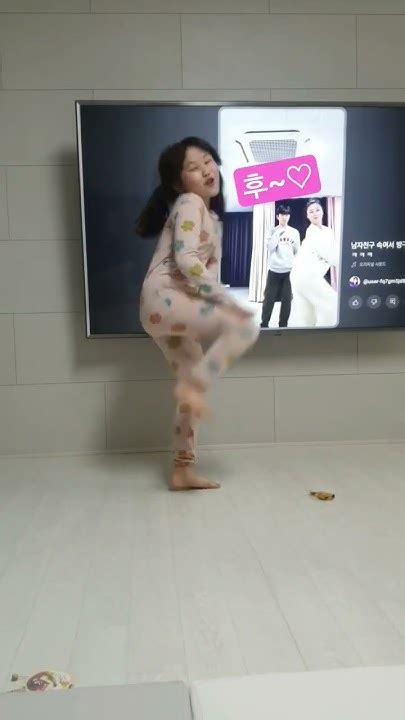 동생 속여 방귀쟁이 만들기ㅋ 뿡뿡이ㅋ 육아 자매일상 Happy Cute 15개월아기 방귀쟁이 Shorts Youtube