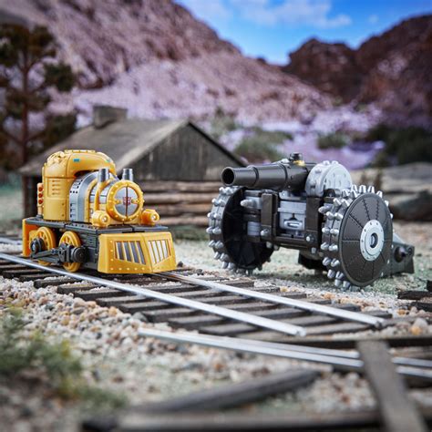 Transformers Hearts Of Steel Timelines Megatron And Timelines Bumblebee Action Figure 2 Pack