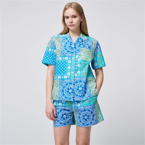 반다나 페이즐리 여성 파자마 페어 하고